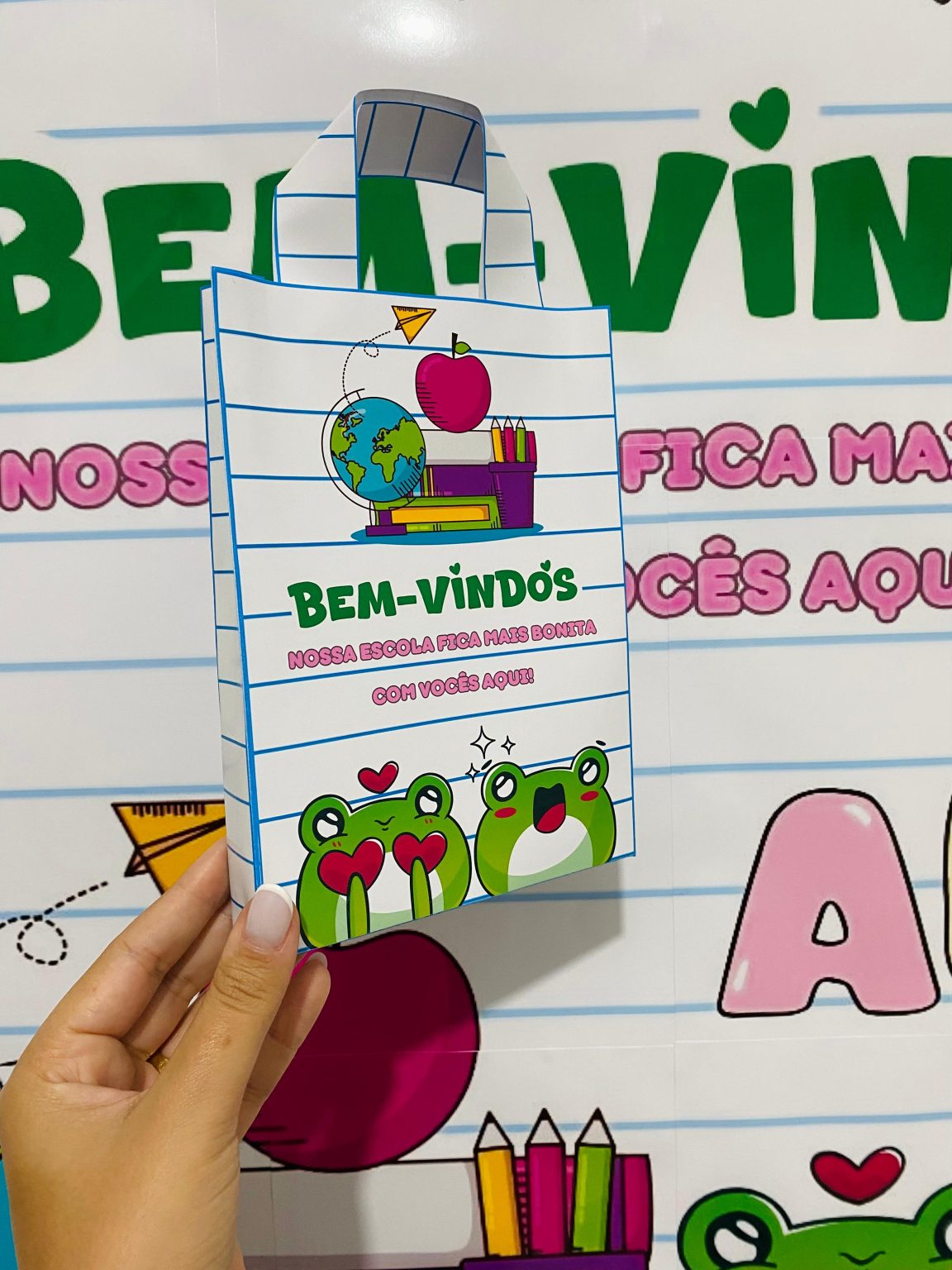 PAINEL DE BOAS VINDAS – TEMA SUPER COLORIDO! – Lopes Kids